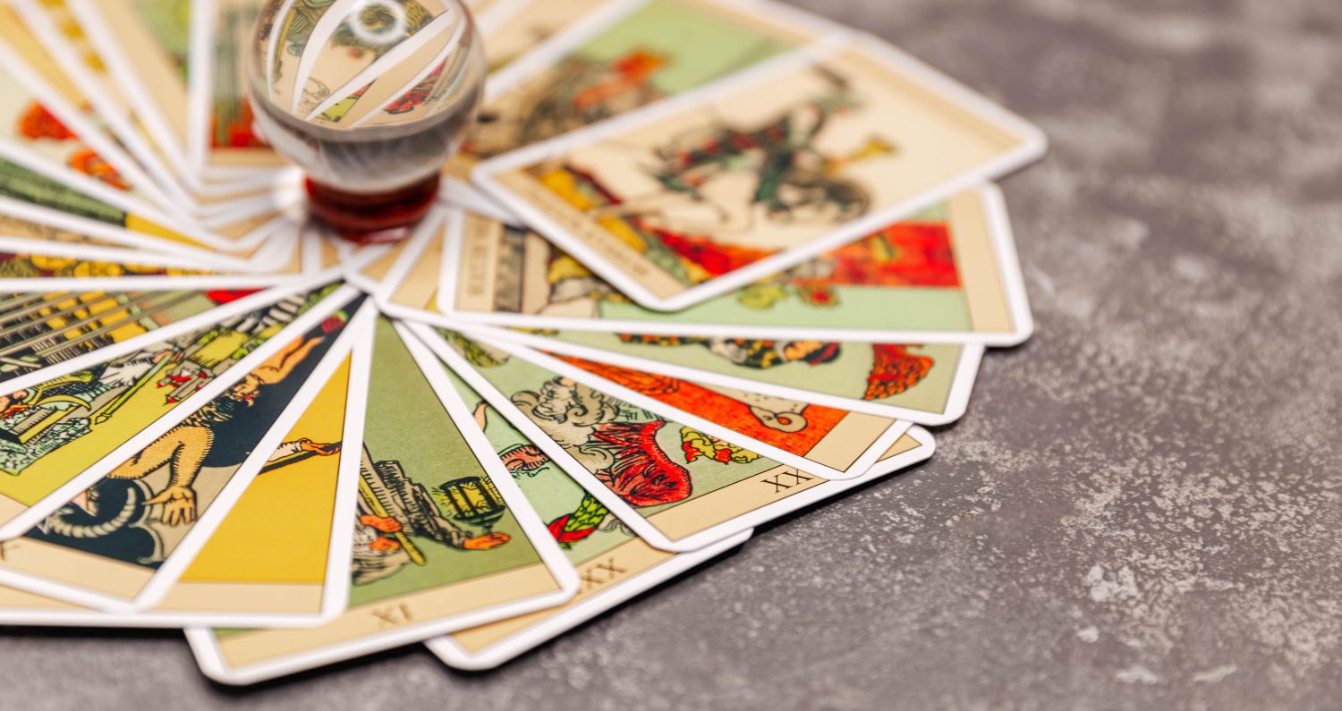A Beginner's Guide To Reading Tarot
